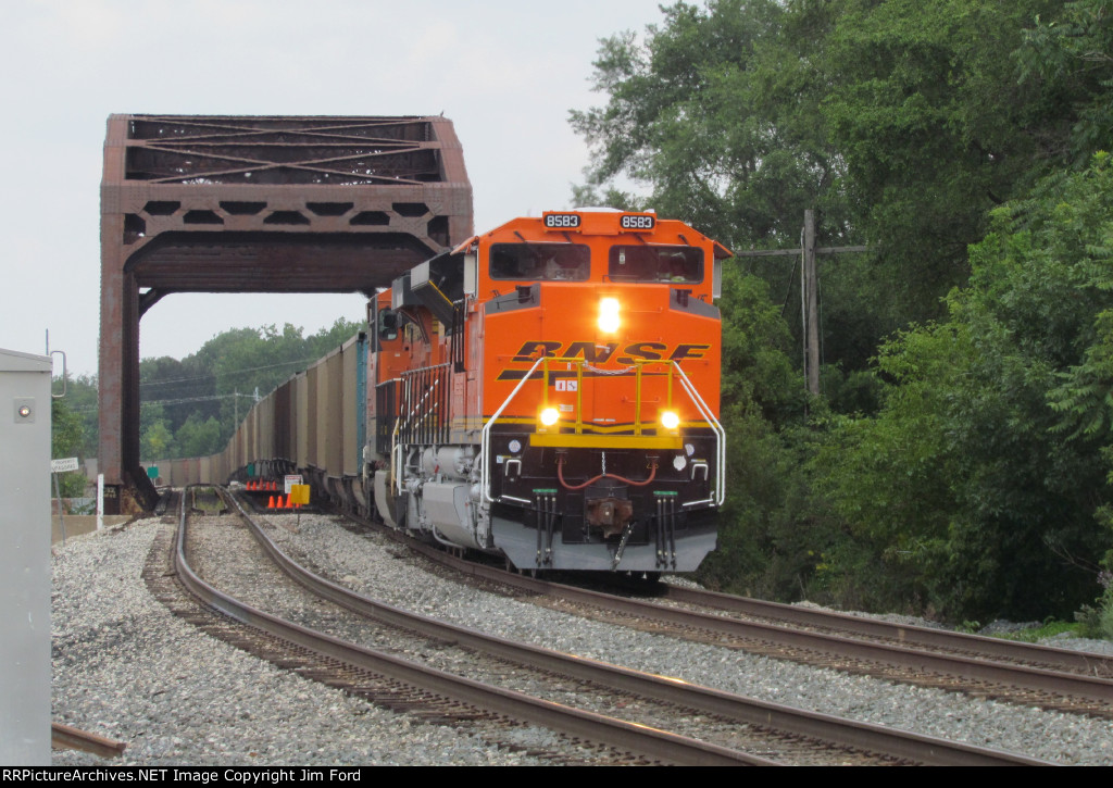 BNSF 8583